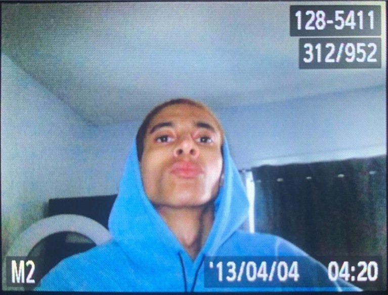 JUSTIN › Legends Café